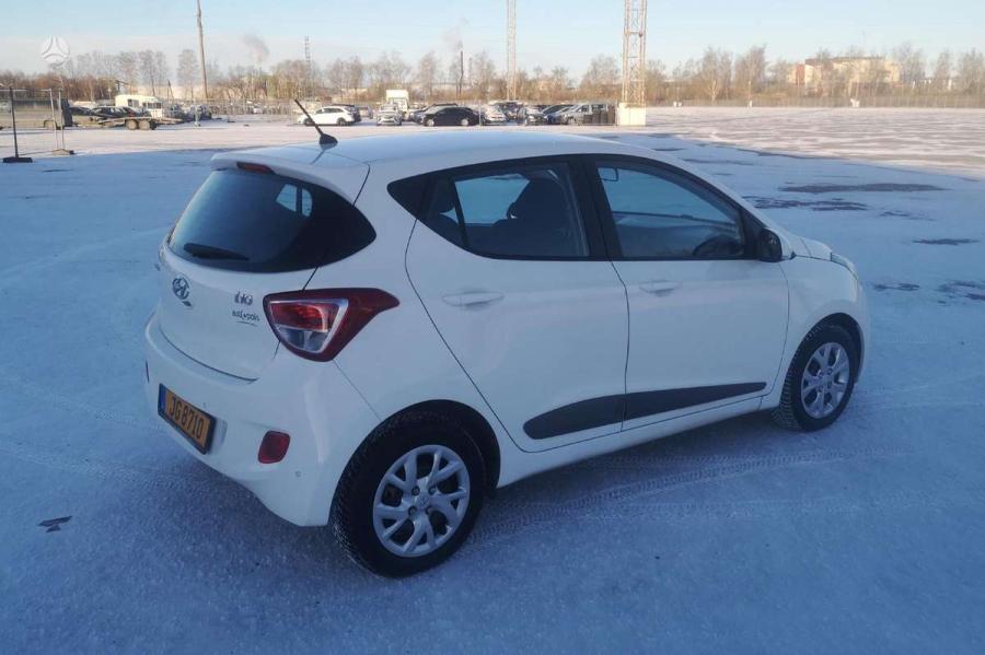 Balts Hyundai i10 2014 Marijampole, ar dzinēja tilpumu 1.00 L un nobraukumu 97 tūkst. km par 3700 €, foto 3 vietnē AUTOMOTO.COM.LV