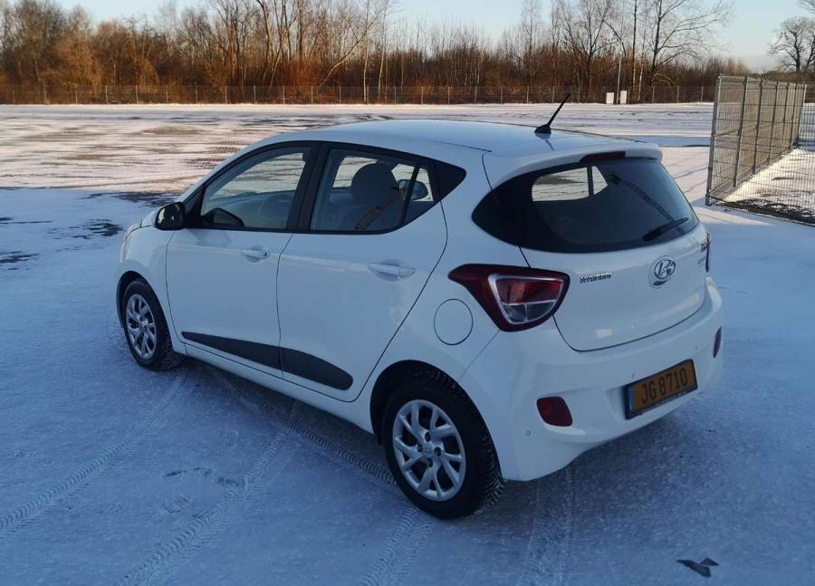 Balts Hyundai i10 2014 Marijampole, ar dzinēja tilpumu 1.00 L un nobraukumu 97 tūkst. km par 3700 €, foto 4 vietnē AUTOMOTO.COM.LV