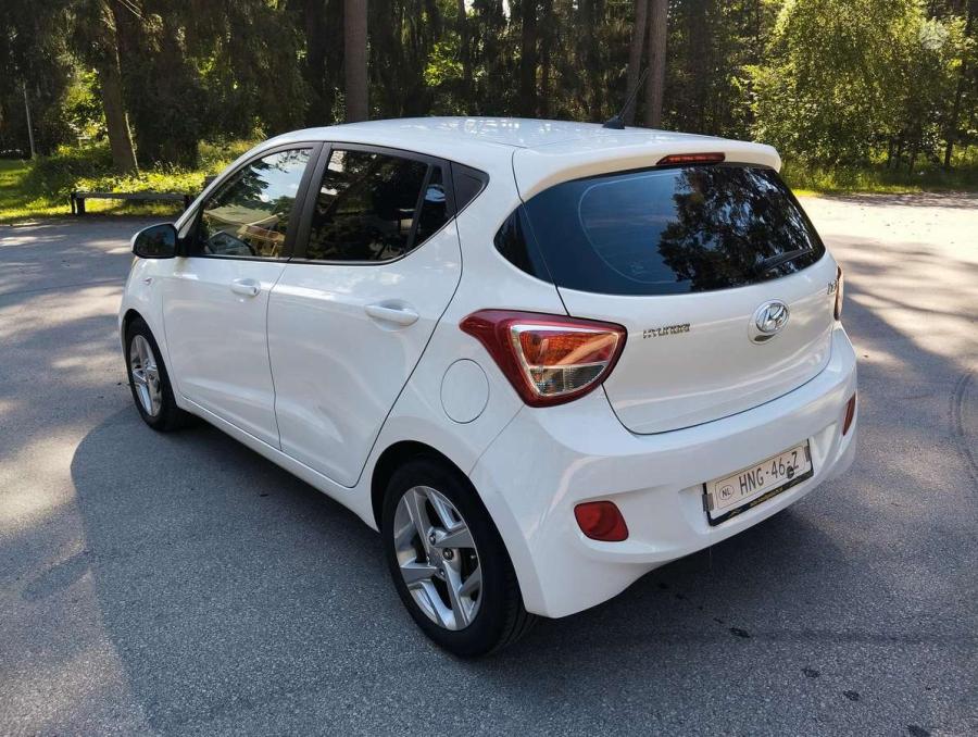 Белый Хендай и10 2015 в Каунас, объемом двигателя 1.00 л и пробегом 137 тыс. км за 3300 €, фото 4 на AUTOMOTO.COM.LV