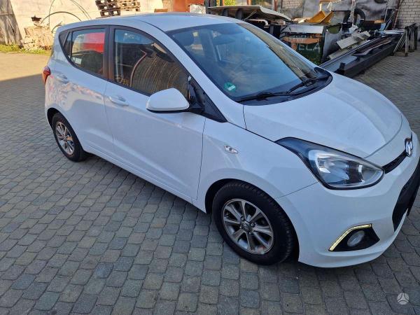 White Hyundai i10 2016 in Kelme, with an engine capacity of 1.25 L and mileage of 198 thousand km for 3650 €, photo 2 on AUTOMOTO.COM.LV