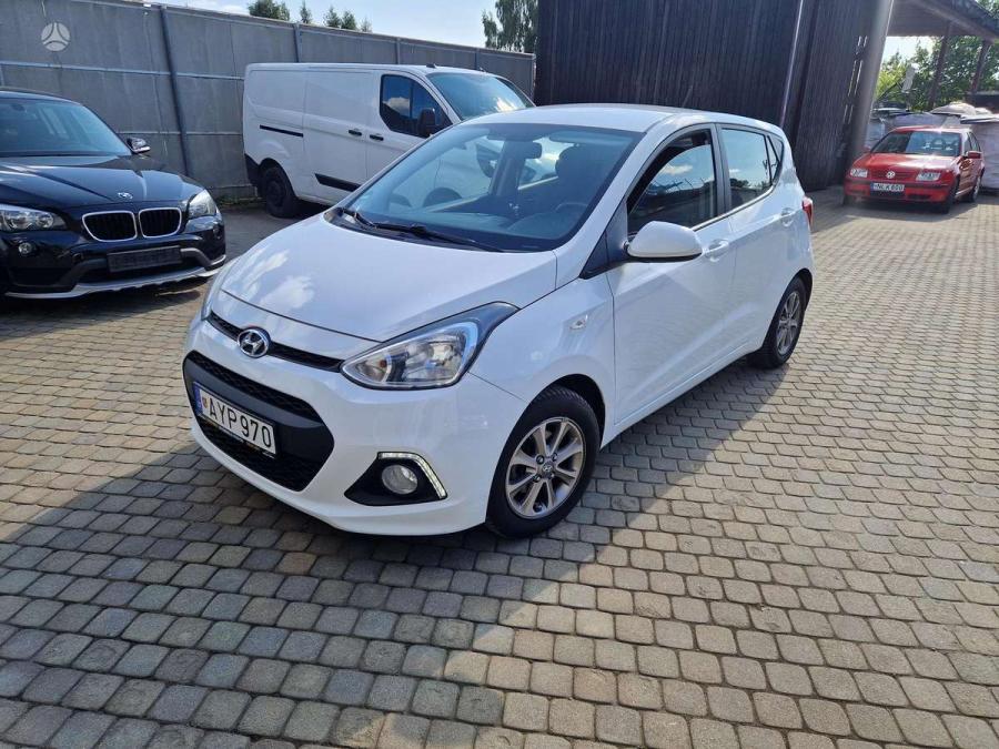 White Hyundai i10 2016 in Kelme, with an engine capacity of 1.25 L and mileage of 199 thousand km for 4300 €, photo 1 on AUTOMOTO.COM.LV