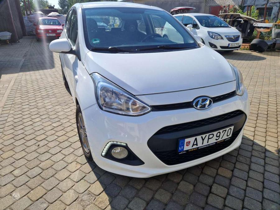 White Hyundai i10 2016 in Kelme, with an engine capacity of 1.25 L and mileage of 199 thousand km for 4300 €, photo 4 on AUTOMOTO.COM.LV