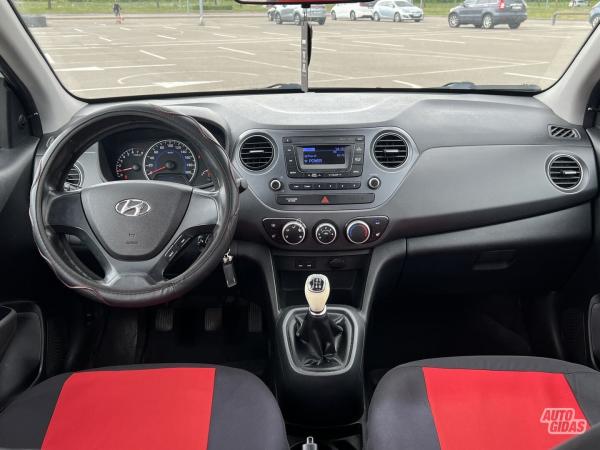 White Hyundai i10 2018 in Siauliai, with an engine capacity of 1.00 L and mileage of 201 thousand km for 4999 €, photo 7 on AUTOMOTO.COM.LV