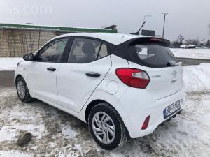 White Hyundai i10 2022 in Riga, with an engine capacity of 1.00 L and mileage of 31 thousand km for 8470 €, photo 3 on AUTOMOTO.COM.LV