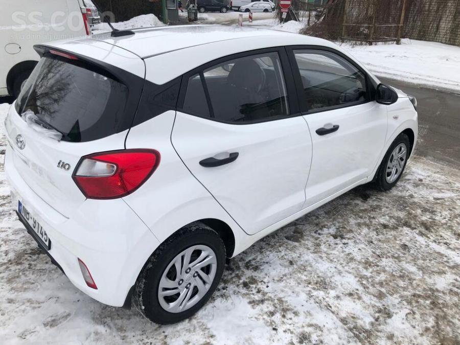 White Hyundai i10 2022 in Riga, with an engine capacity of 1.00 L and mileage of 31 thousand km for 8470 €, photo 4 on AUTOMOTO.COM.LV