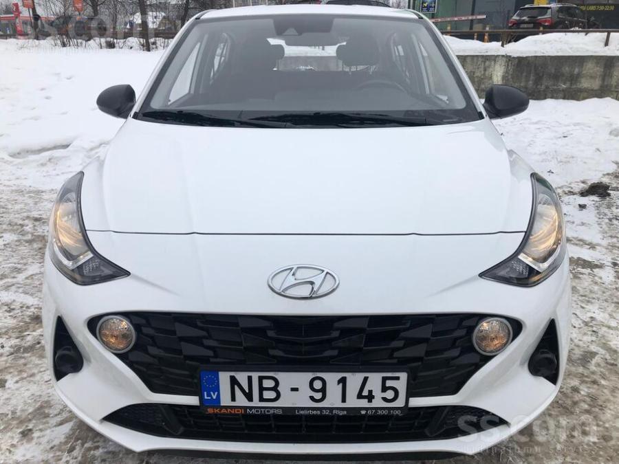 White Hyundai i10 2022 in Riga, with an engine capacity of 1.00 L and mileage of 31 thousand km for 8470 €, photo 5 on AUTOMOTO.COM.LV