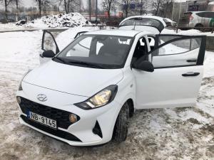 White Hyundai i10 2022 in Riga, with an engine capacity of 1.00 L and mileage of 31 thousand km for 8470 €, photo 6 on AUTOMOTO.COM.LV