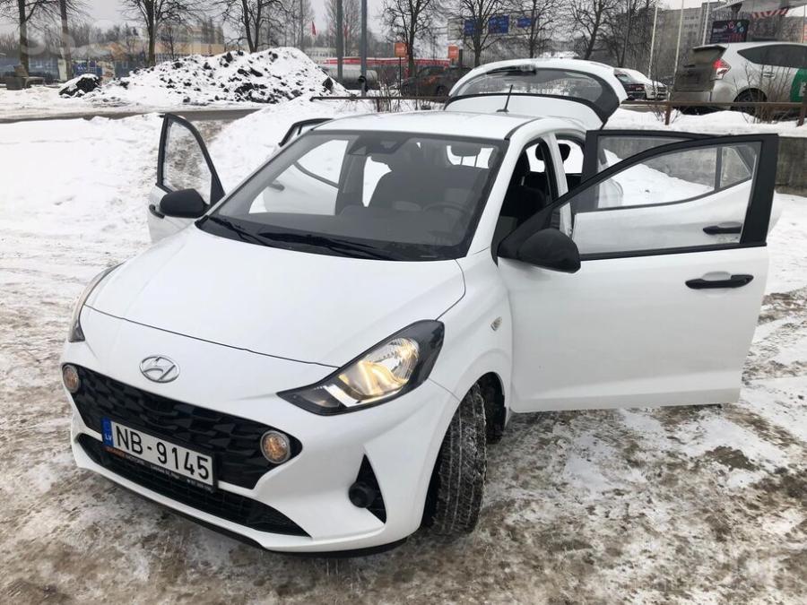 White Hyundai i10 2022 in Riga, with an engine capacity of 1.00 L and mileage of 31 thousand km for 8470 €, photo 6 on AUTOMOTO.COM.LV