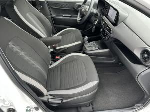 Balts Hyundai i10 2025 Avižieniai, ar dzinēja tilpumu 1.00 L un nobraukumu 1 tūkst. km par 13950 €, foto 6 vietnē AUTOMOTO.COM.LV