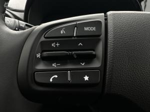 Balts Hyundai i10 2025 Avižieniai, ar dzinēja tilpumu 1.00 L un nobraukumu 1 tūkst. km par 13950 €, foto 10 vietnē AUTOMOTO.COM.LV