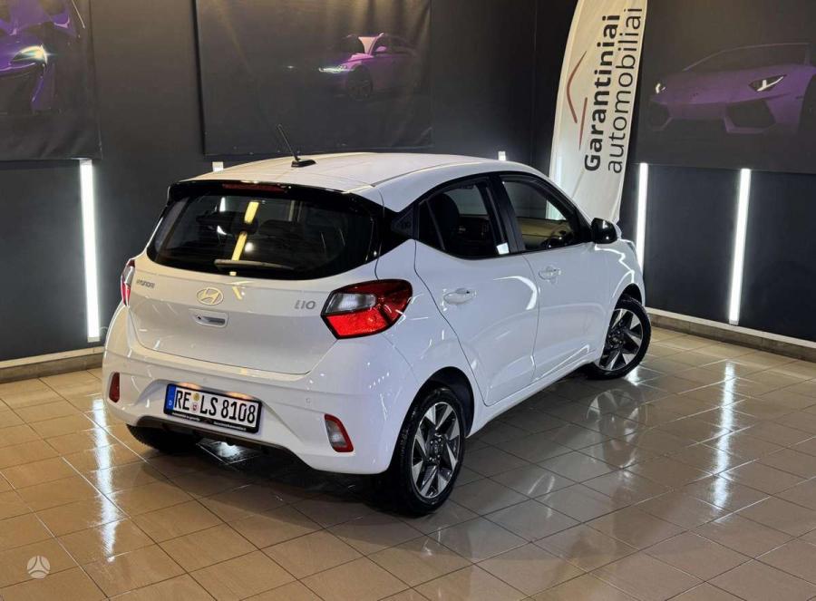 White Hyundai i10 2025 in Vilnius, with an engine capacity of 1.00 L and mileage of 1 thousand km for 13750 €, photo 4 on AUTOMOTO.COM.LV