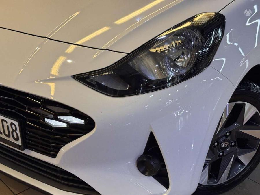White Hyundai i10 2025 in Vilnius, with an engine capacity of 1.00 L and mileage of 1 thousand km for 13750 €, photo 26 on AUTOMOTO.COM.LV