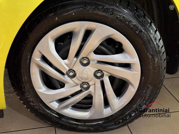 Yellow Hyundai i10 2025 in Vilnius, with an engine capacity of 1.00 L and mileage of 27 thousand km for 13400 €, photo 4 on AUTOMOTO.COM.LV