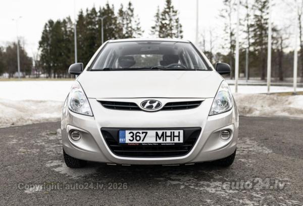 Smilšu krāsa Hyundai i20 2012 Tallina, ar dzinēja tilpumu 1.20 L un nobraukumu 95 tūkst. km par 2990 €, foto 2 vietnē AUTOMOTO.COM.LV