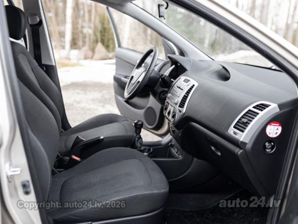 Smilšu krāsa Hyundai i20 2012 Tallina, ar dzinēja tilpumu 1.20 L un nobraukumu 95 tūkst. km par 2990 €, foto 8 vietnē AUTOMOTO.COM.LV