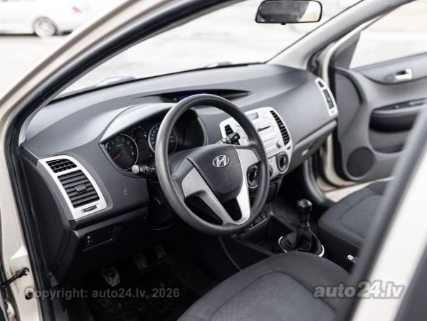 Smilšu krāsa Hyundai i20 2012 Tallina, ar dzinēja tilpumu 1.20 L un nobraukumu 95 tūkst. km par 2990 €, foto 11 vietnē AUTOMOTO.COM.LV