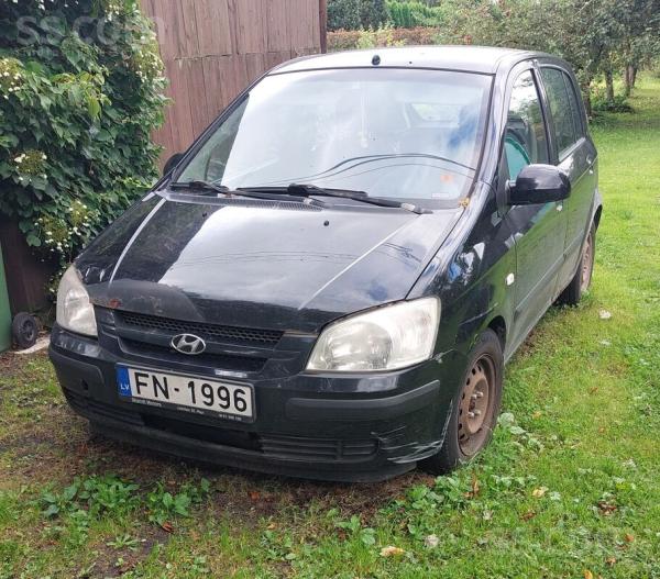 Black Hyundai i20 2005 in Riga, with an engine capacity of 1.40 L and mileage of 0 thousand km for 600 €, photo 1 on AUTOMOTO.COM.LV