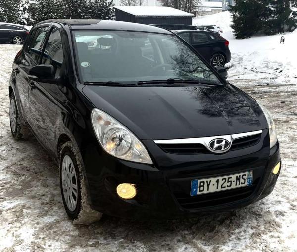 Melns Hyundai i20 2012 Viļņa, ar dzinēja tilpumu 1.40 L un nobraukumu 254 tūkst. km par 2150 €, foto 8 vietnē AUTOMOTO.COM.LV