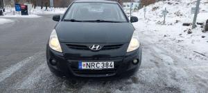 Black Hyundai i20 2012 in Vilnius, with an engine capacity of 1.25 L and mileage of 130 thousand km for 1650 €, photo 2 on AUTOMOTO.COM.LV