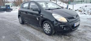 Black Hyundai i20 2012 in Vilnius, with an engine capacity of 1.25 L and mileage of 130 thousand km for 1650 €, photo 4 on AUTOMOTO.COM.LV