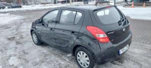 Black Hyundai i20 2012 in Vilnius, with an engine capacity of 1.25 L and mileage of 130 thousand km for 1650 €, photo 5 on AUTOMOTO.COM.LV