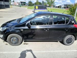 Black Hyundai i20 2012 in Valmiera, with an engine capacity of 1.10 L and mileage of 0 thousand km for 2200 €, photo 7 on AUTOMOTO.COM.LV
