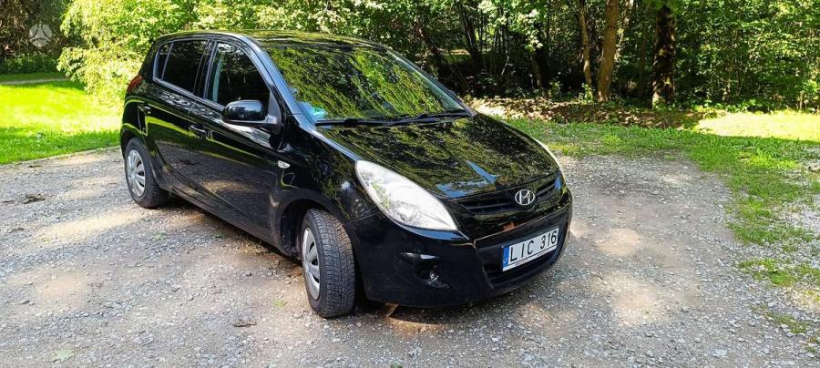 Melns Hyundai i20 2012 Kauņa, ar dzinēja tilpumu 1.20 L un nobraukumu 182 tūkst. km par 1850 €, foto 3 vietnē AUTOMOTO.COM.LV