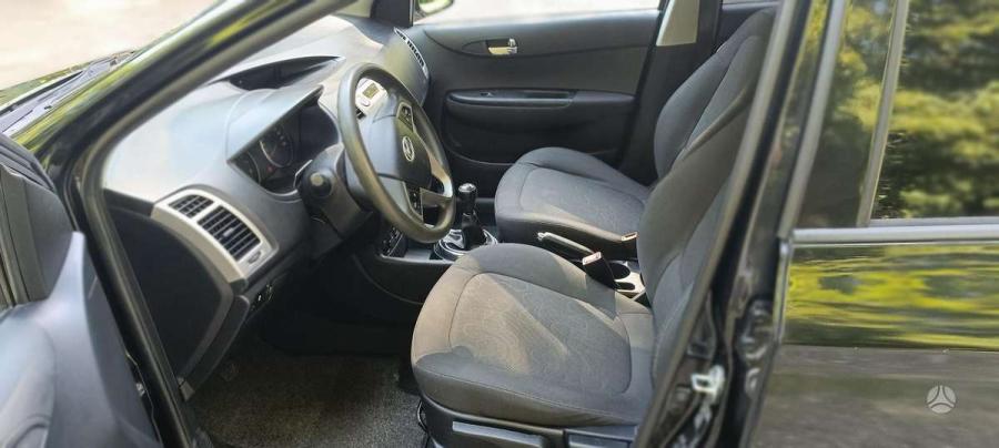 Melns Hyundai i20 2012 Kauņa, ar dzinēja tilpumu 1.20 L un nobraukumu 182 tūkst. km par 1850 €, foto 9 vietnē AUTOMOTO.COM.LV