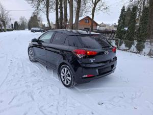 Black Hyundai i20 2015 in Siauliai, with an engine capacity of 1.25 L and mileage of 172 thousand km for 5900 €, photo 10 on AUTOMOTO.COM.LV