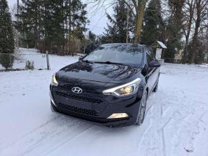 Black Hyundai i20 2015 in Siauliai, with an engine capacity of 1.20 L and mileage of 172 thousand km for 5900 €, photo 9 on AUTOMOTO.COM.LV