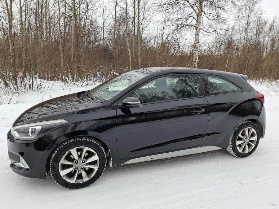 Melns Hyundai i20 2015 Šauļi, ar dzinēja tilpumu 1.10 L un nobraukumu 120 tūkst. km par 3750 €, foto 3 vietnē AUTOMOTO.COM.LV
