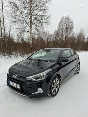 Black Hyundai i20 2015 in Siauliai, with an engine capacity of 1.12 L and mileage of 120 thousand km for 3750 €, photo 3 on AUTOMOTO.COM.LV