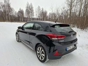 Black Hyundai i20 2015 in Siauliai, with an engine capacity of 1.12 L and mileage of 120 thousand km for 3750 €, photo 7 on AUTOMOTO.COM.LV