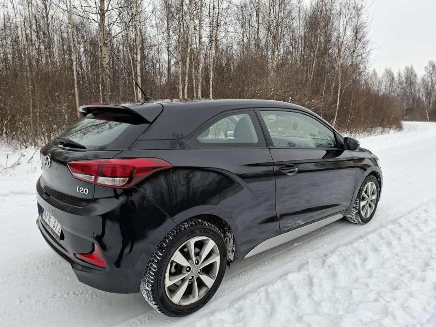 Black Hyundai i20 2015 in Siauliai, with an engine capacity of 1.12 L and mileage of 120 thousand km for 3750 €, photo 8 on AUTOMOTO.COM.LV