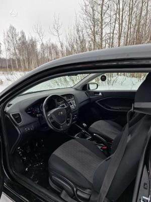 Black Hyundai i20 2015 in Siauliai, with an engine capacity of 1.12 L and mileage of 120 thousand km for 3750 €, photo 10 on AUTOMOTO.COM.LV