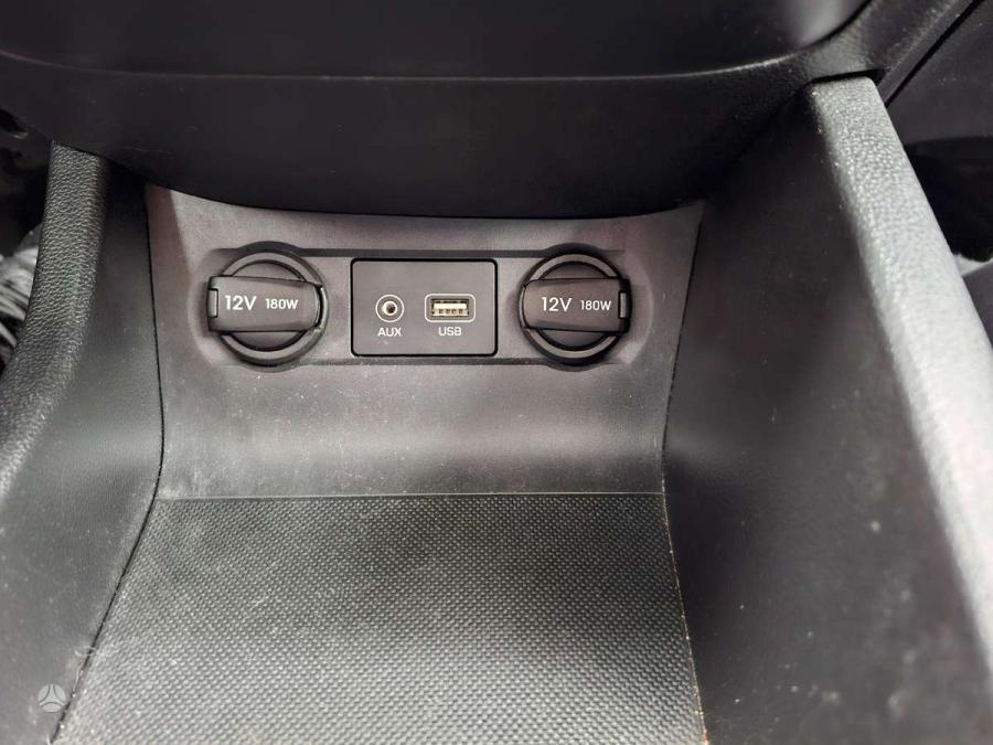 Black Hyundai i20 2015 in Siauliai, with an engine capacity of 1.12 L and mileage of 120 thousand km for 3750 €, photo 14 on AUTOMOTO.COM.LV