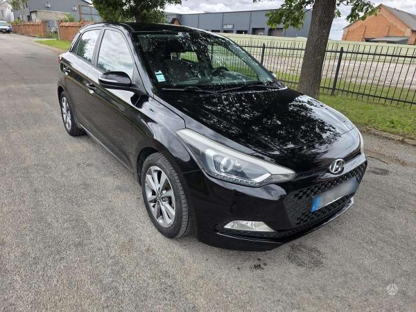 Melns Hyundai i20 2015 Tauragė, ar dzinēja tilpumu 1.25 L un nobraukumu 208 tūkst. km par 4200 €, foto 1 vietnē AUTOMOTO.COM.LV