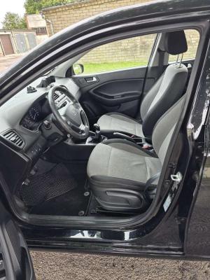 Melns Hyundai i20 2015 Tauragė, ar dzinēja tilpumu 1.25 L un nobraukumu 208 tūkst. km par 4200 €, foto 6 vietnē AUTOMOTO.COM.LV