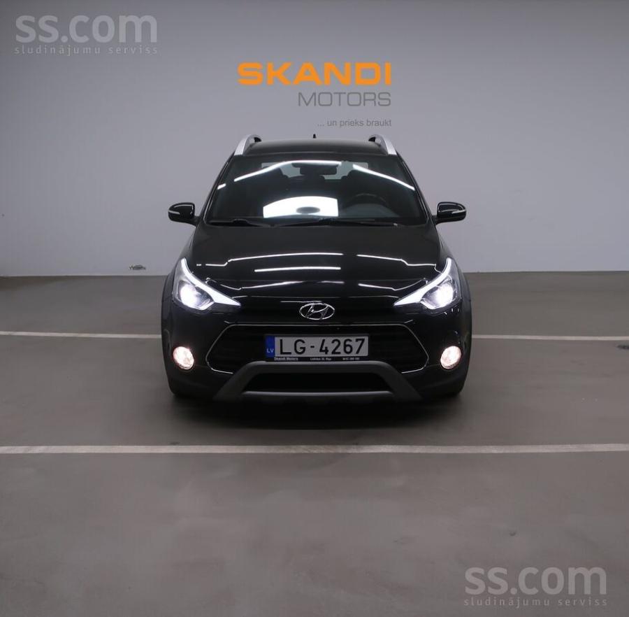 Black Hyundai i20 2018 in Riga, with an engine capacity of 1.00 L and mileage of 141 thousand km for 11900 €, photo 2 on AUTOMOTO.COM.LV