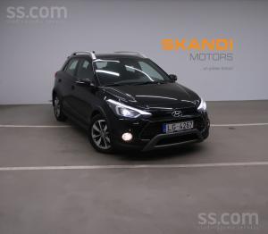 Black Hyundai i20 2018 in Riga, with an engine capacity of 1.00 L and mileage of 141 thousand km for 11900 €, photo 3 on AUTOMOTO.COM.LV