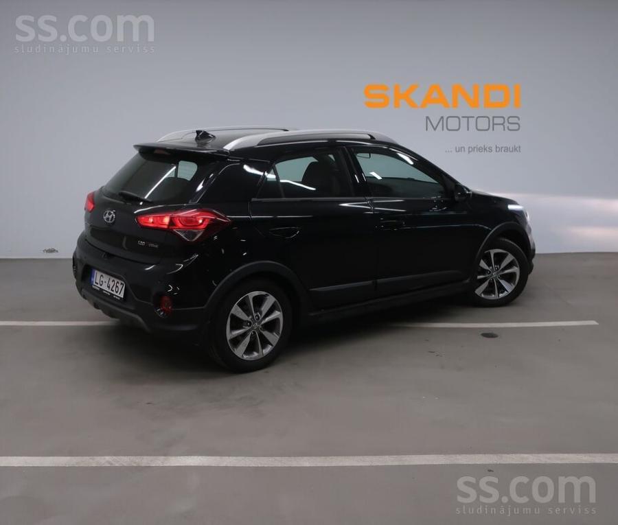 Black Hyundai i20 2018 in Riga, with an engine capacity of 1.00 L and mileage of 141 thousand km for 11900 €, photo 4 on AUTOMOTO.COM.LV