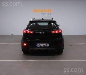 Black Hyundai i20 2018 in Riga, with an engine capacity of 1.00 L and mileage of 141 thousand km for 11900 €, photo 5 on AUTOMOTO.COM.LV