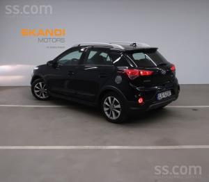 Black Hyundai i20 2018 in Riga, with an engine capacity of 1.00 L and mileage of 141 thousand km for 11900 €, photo 6 on AUTOMOTO.COM.LV