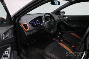 Black Hyundai i20 2018 in Riga, with an engine capacity of 1.00 L and mileage of 141 thousand km for 11900 €, photo 8 on AUTOMOTO.COM.LV