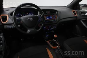 Black Hyundai i20 2018 in Riga, with an engine capacity of 1.00 L and mileage of 141 thousand km for 11900 €, photo 12 on AUTOMOTO.COM.LV