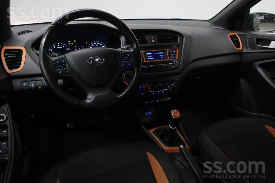Black Hyundai i20 2018 in Riga, with an engine capacity of 1.00 L and mileage of 141 thousand km for 11900 €, photo 12 on AUTOMOTO.COM.LV