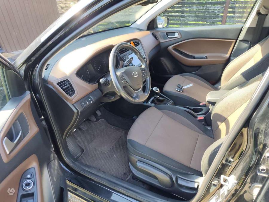 Melns Hyundai i20 2018 Klaipėda, ar dzinēja tilpumu 1.00 L un nobraukumu 193 tūkst. km par 6200 €, foto 9 vietnē AUTOMOTO.COM.LV