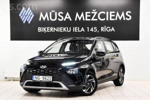 Black Hyundai i20 2022 in Riga, with an engine capacity of 1.00 L and mileage of 46 thousand km for 12590 €, photo  on AUTOMOTO.COM.LV