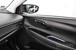 Black Hyundai i20 2022 in Riga, with an engine capacity of 1.00 L and mileage of 46 thousand km for 12590 €, photo 14 on AUTOMOTO.COM.LV
