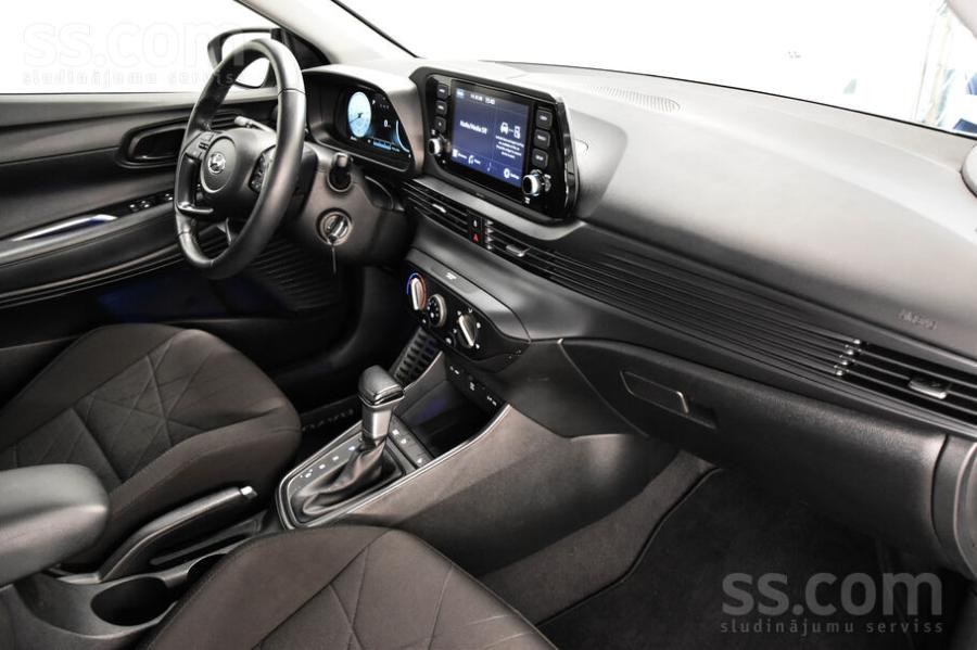 Black Hyundai i20 2022 in Riga, with an engine capacity of 1.00 L and mileage of 46 thousand km for 12590 €, photo 15 on AUTOMOTO.COM.LV